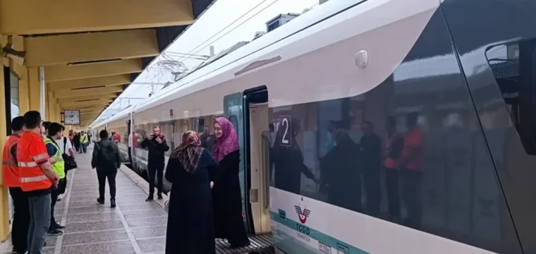 Milli elektrikli trenin üçüncü seti yakında raylarda